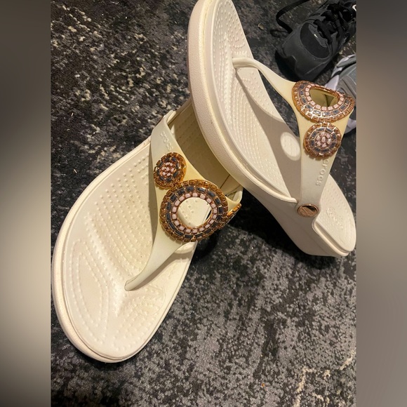 Shoes | Crocs White Wedge Sandal | Poshmark